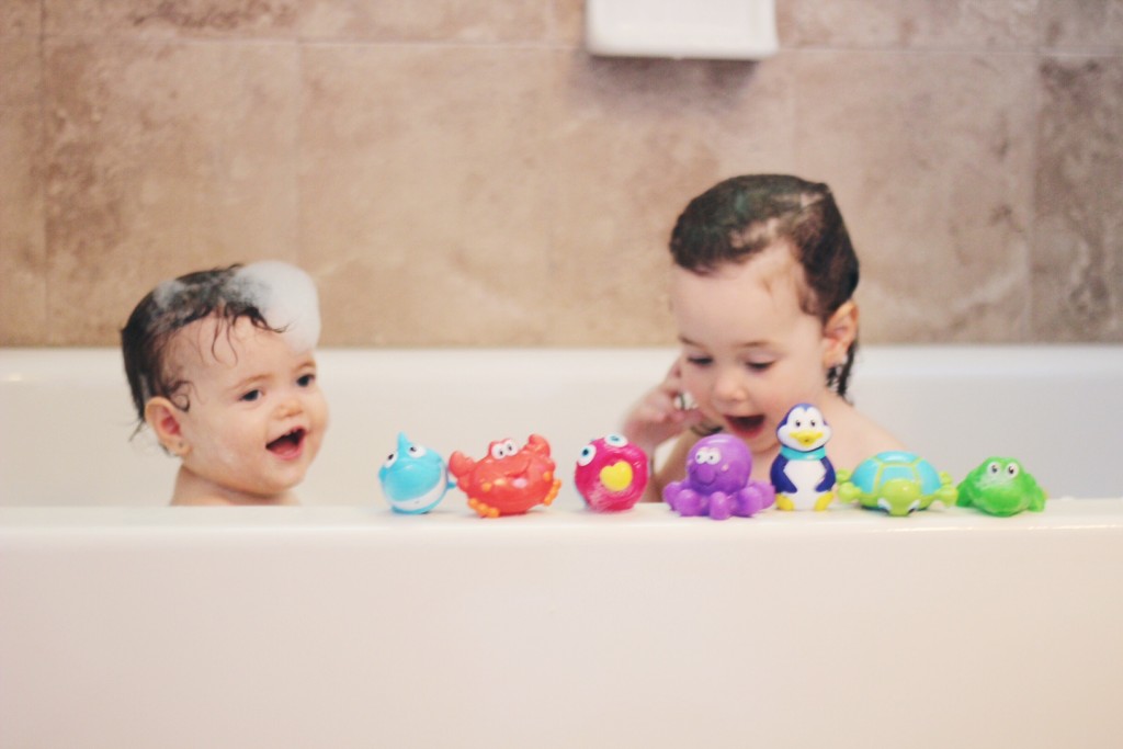 Bath Time Bonding for Siblings - Oh Happy Play