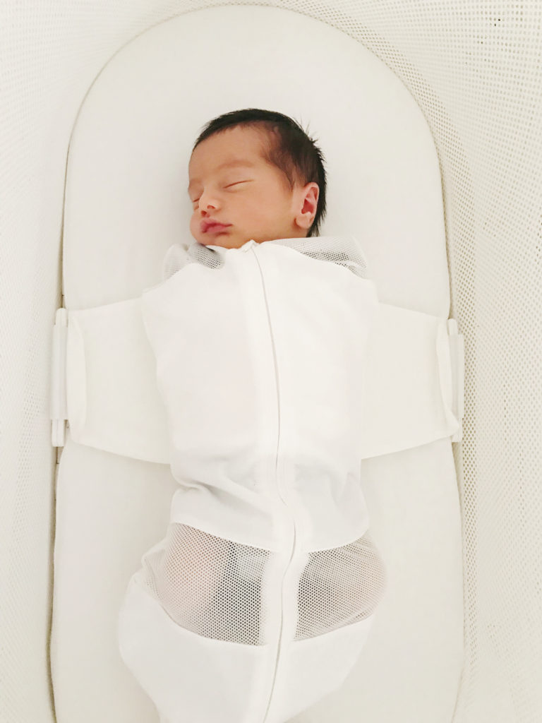 SNOO Review - The Smartest Bassinet You’ll Find for Twins