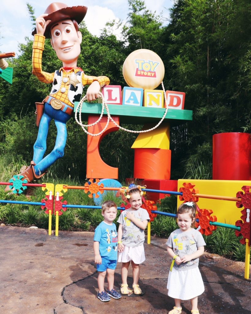 Our Day At Toy Story Land - Oh Happy Play